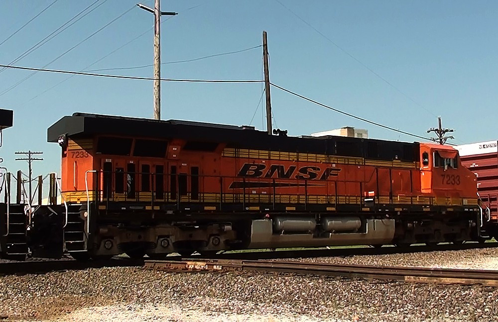 BNSF 7233